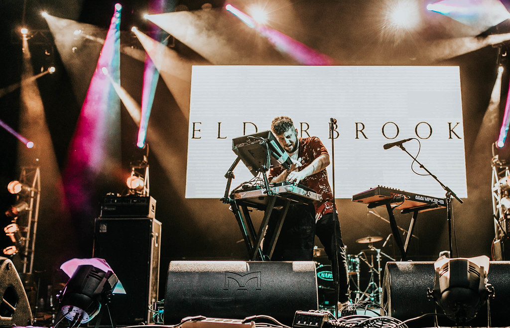 Elderbrook – globalny fenomen, piosenkarz, autor tekstów i producent na ...